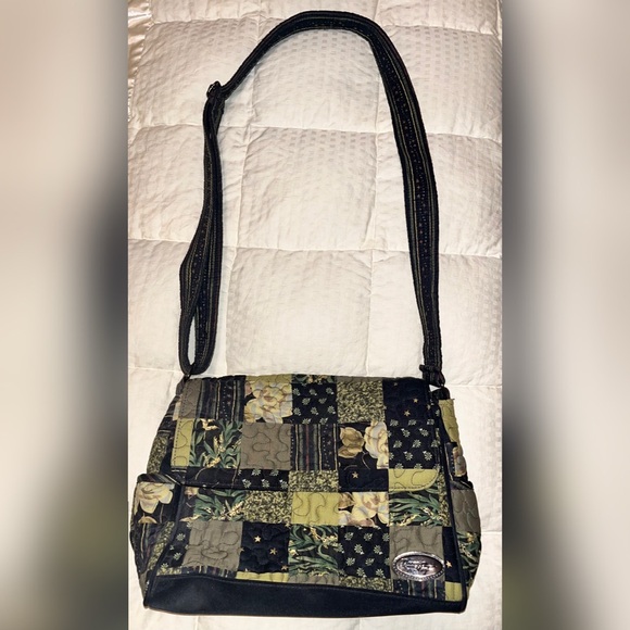 Donna Sharp | Bags | Donna Sharp Patchwork Quilted Shoulder Bag ...